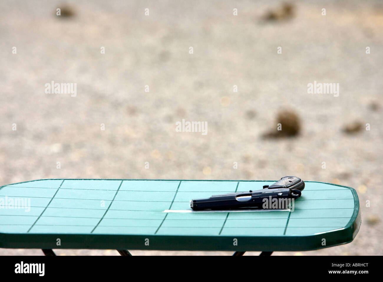 Rubble shoot hi-res stock photography and images - Alamy