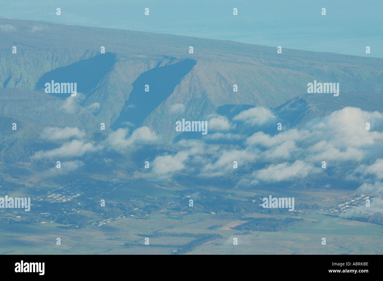 Hawaii big island waimanu valley hi-res stock photography and images ...