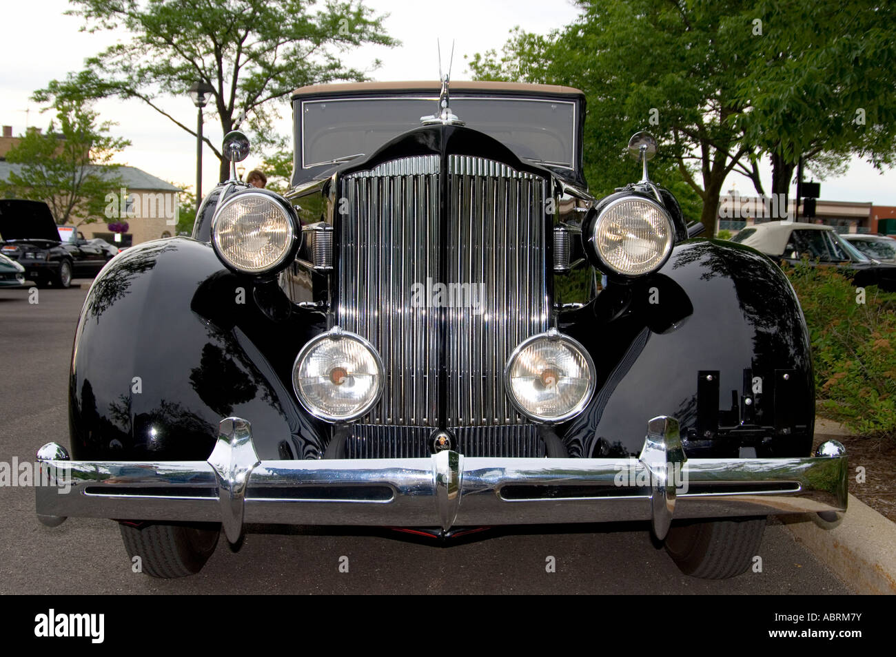 Vintage car front end black hi-res stock photography and images - Alamy