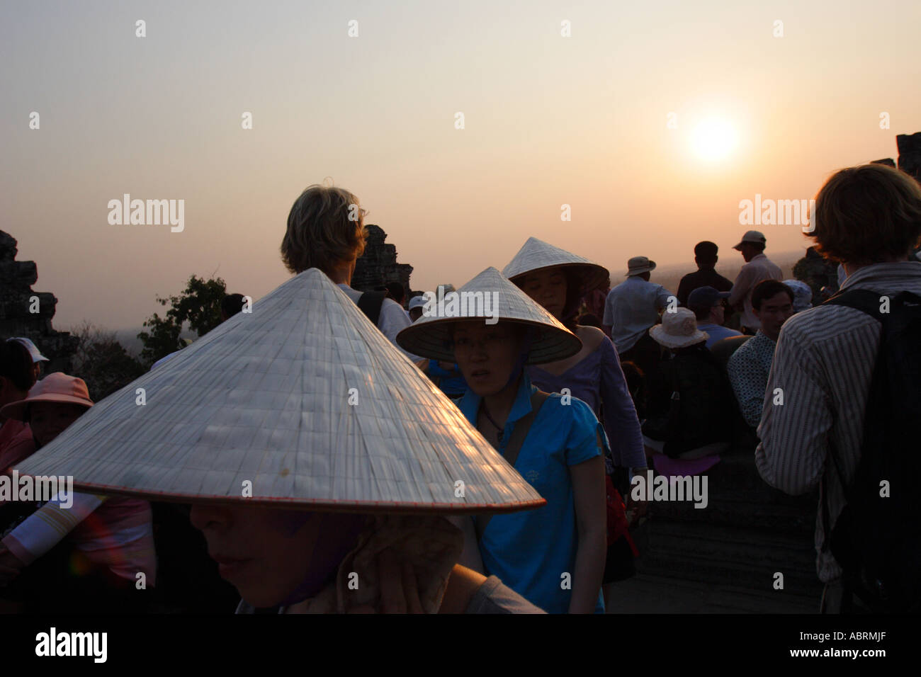 Sunset on top of Phnom Bakheng in the temples of Angkor, Cambodia Stock ...