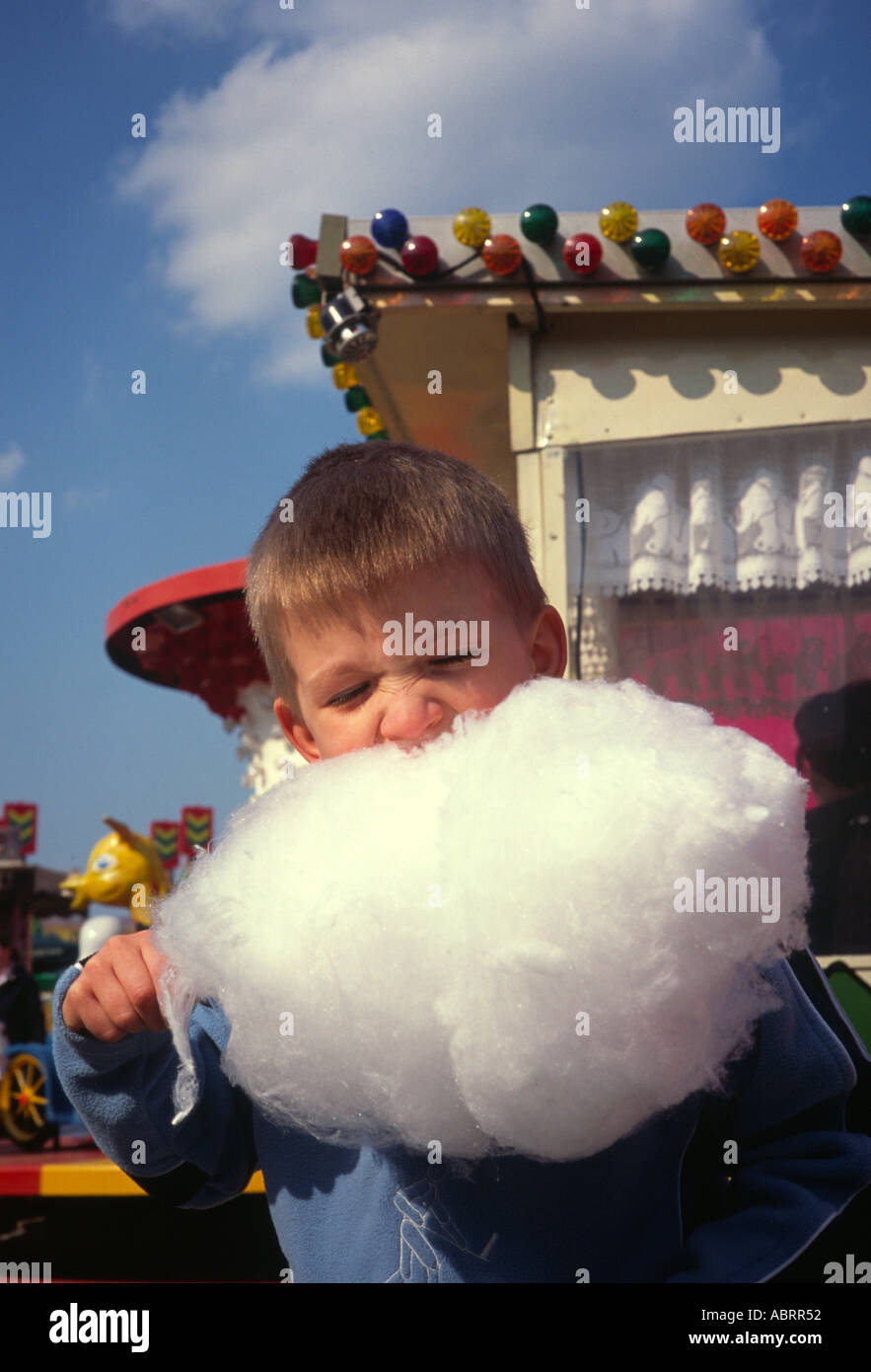 Child having cotton candy hi-res stock photography and images - Alamy