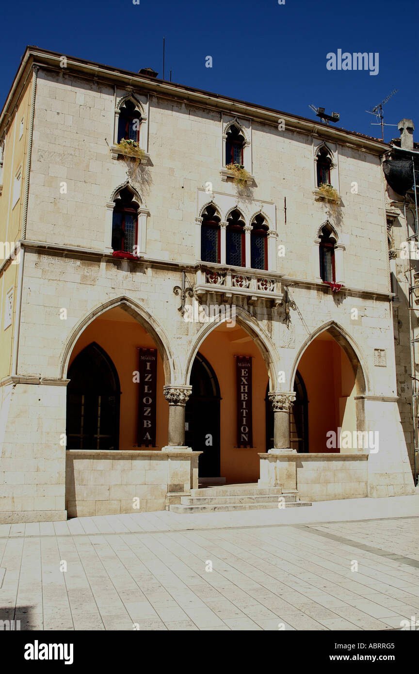 Split - peoples square Stock Photo - Alamy