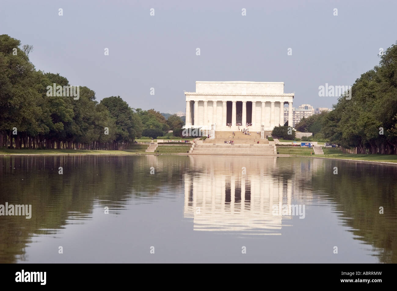 Lincoln memorial water hi-res stock photography and images - Alamy