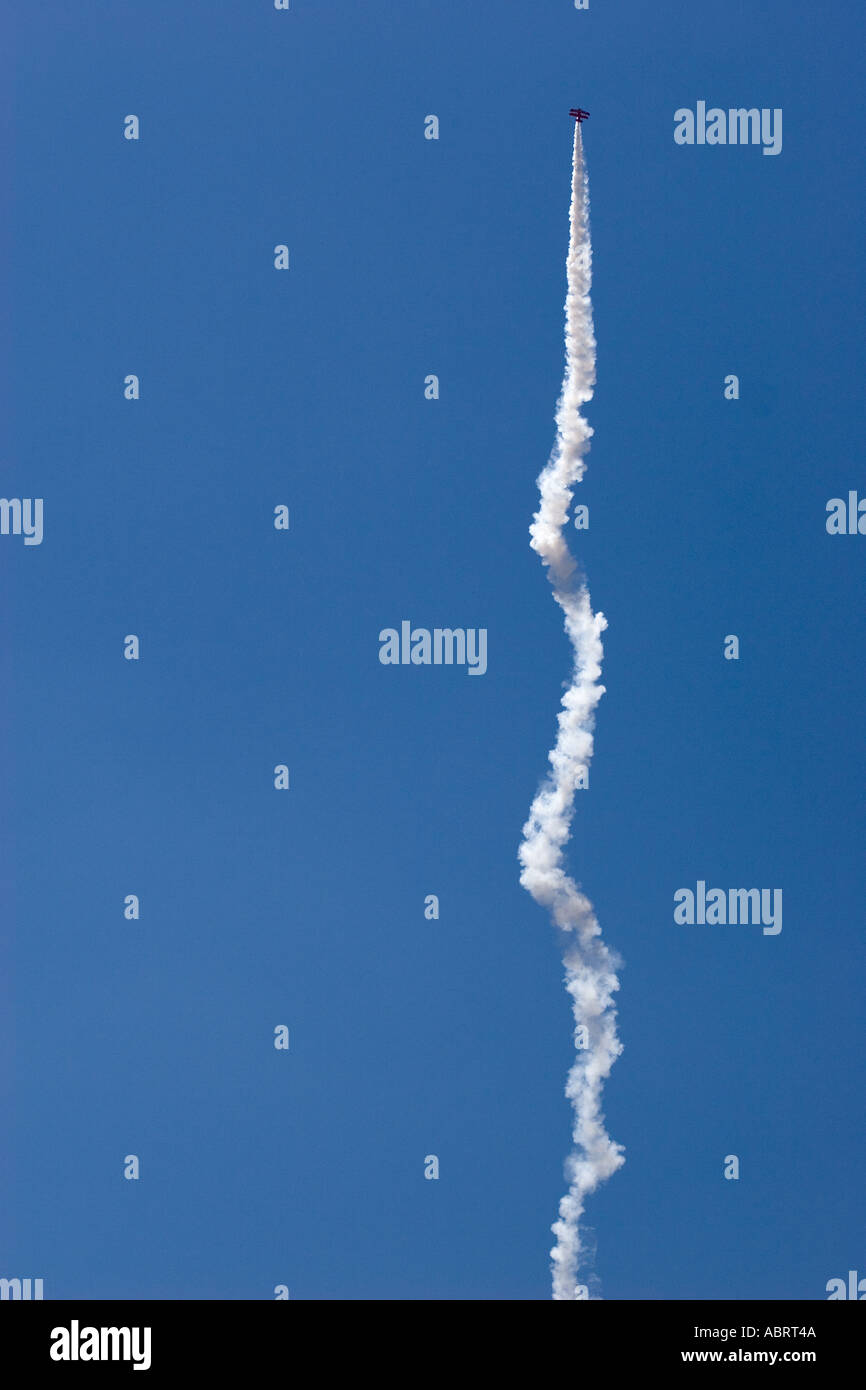 Oracle challenger biplane hi-res stock photography and images - Alamy