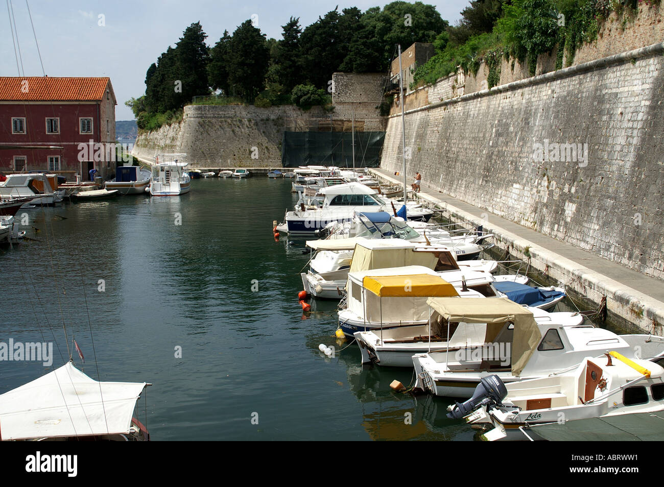 Canal and defensive walls next to the Land Gate Zadar Stock Photo - Alamy