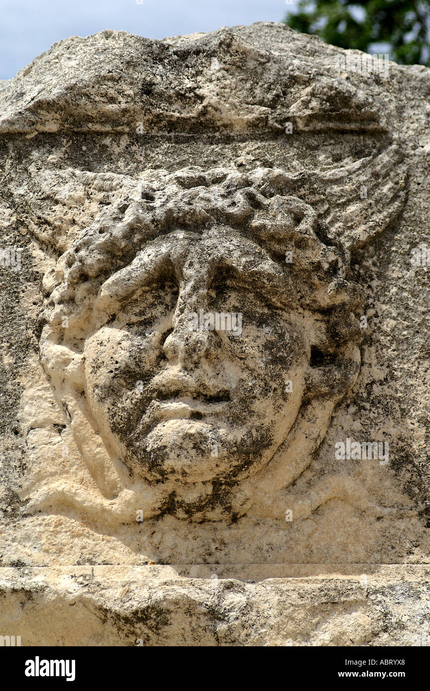 Carved Roman faces looking onto the Forum Zadar Stock Photo - Alamy
