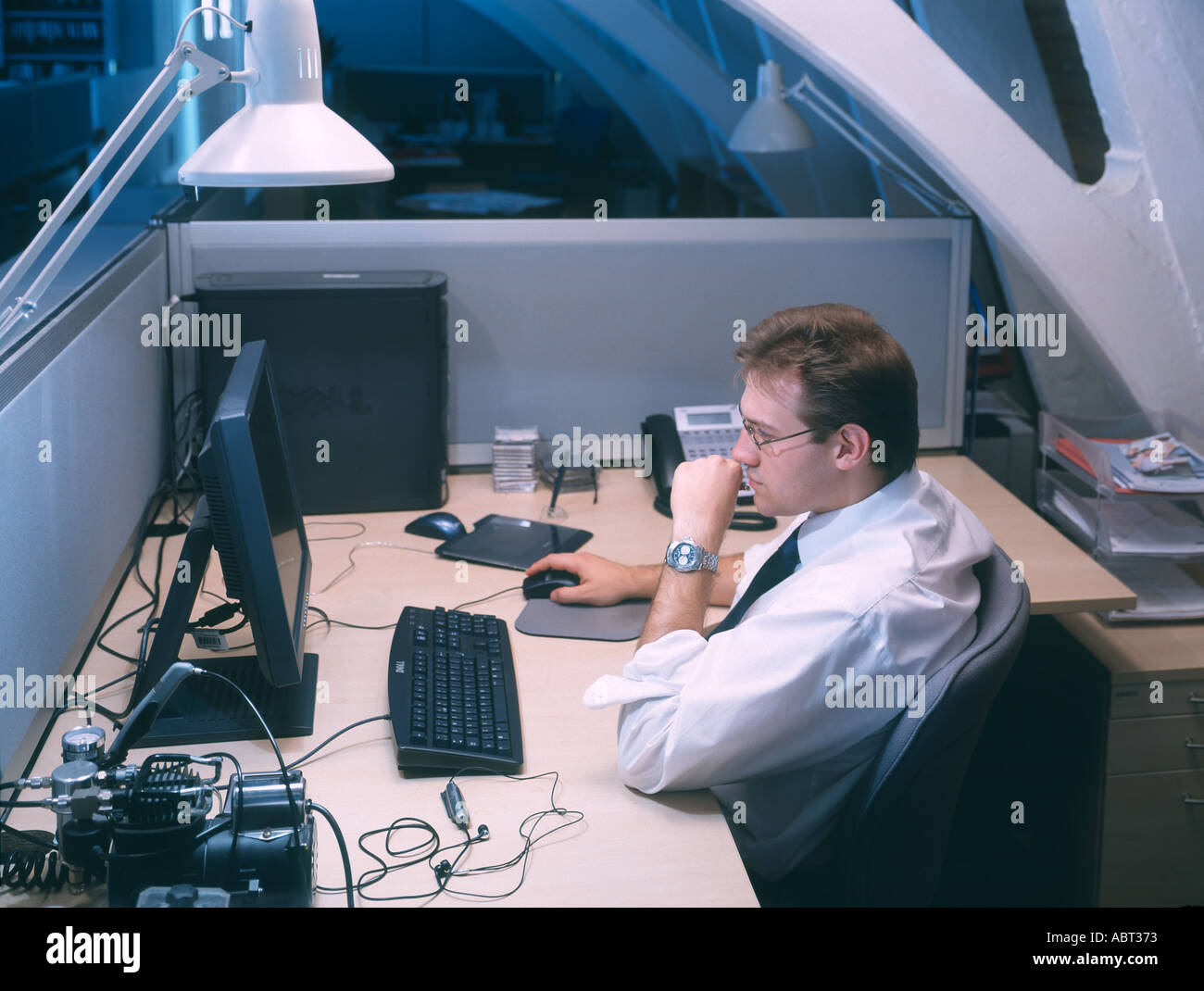 Office cubicle night hi-res stock photography and images - Alamy