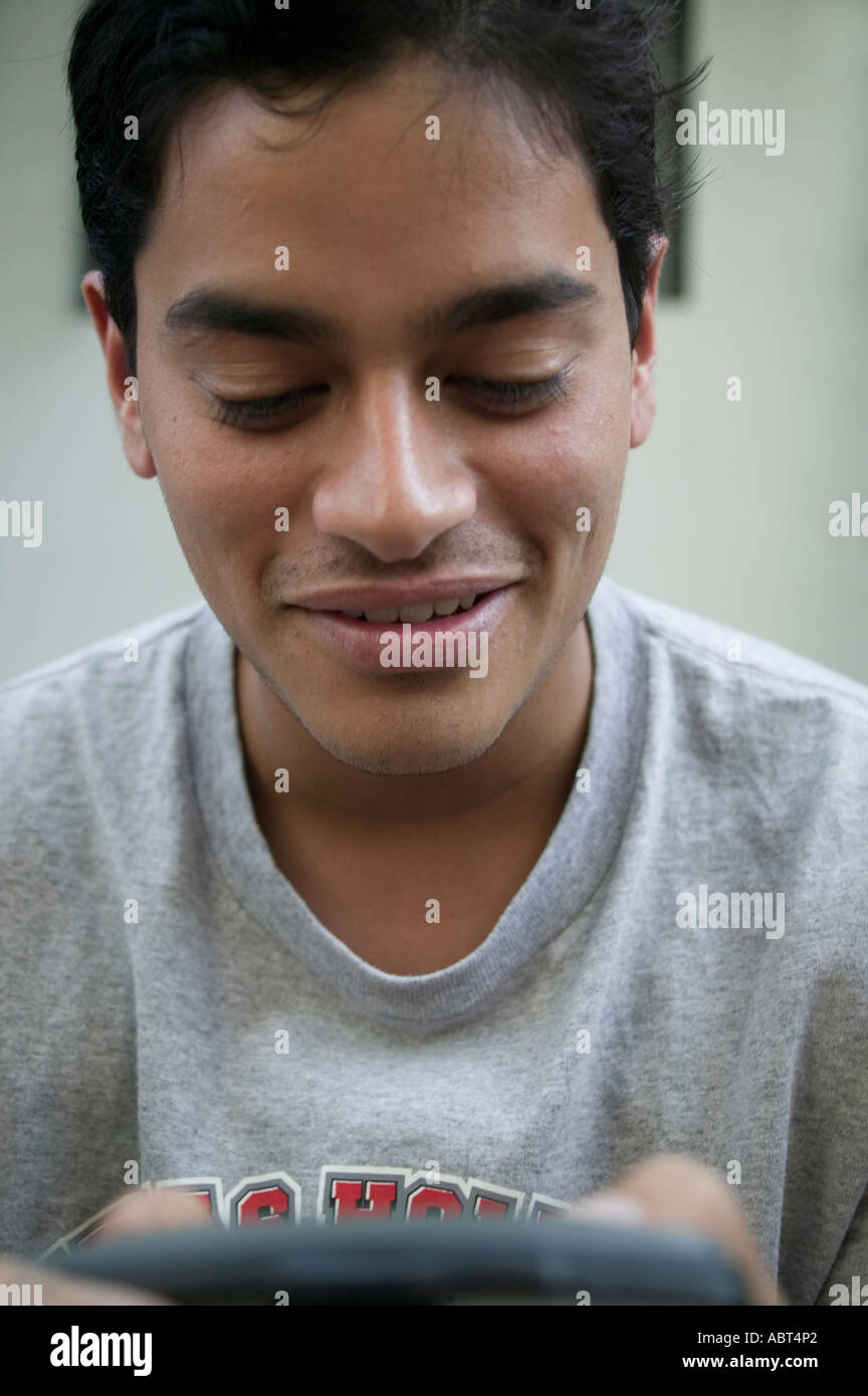 Teenagers india affluent hi-res stock photography and images - Alamy