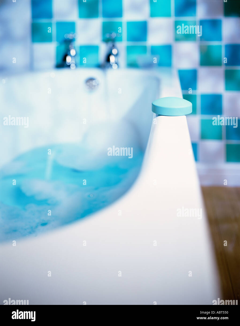 Overflow bath hi-res stock photography and images - Alamy