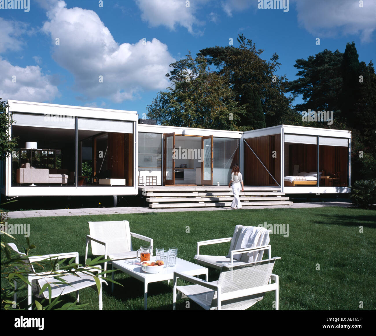 1960s House Grass High Resolution Stock Photography and Images - Alamy