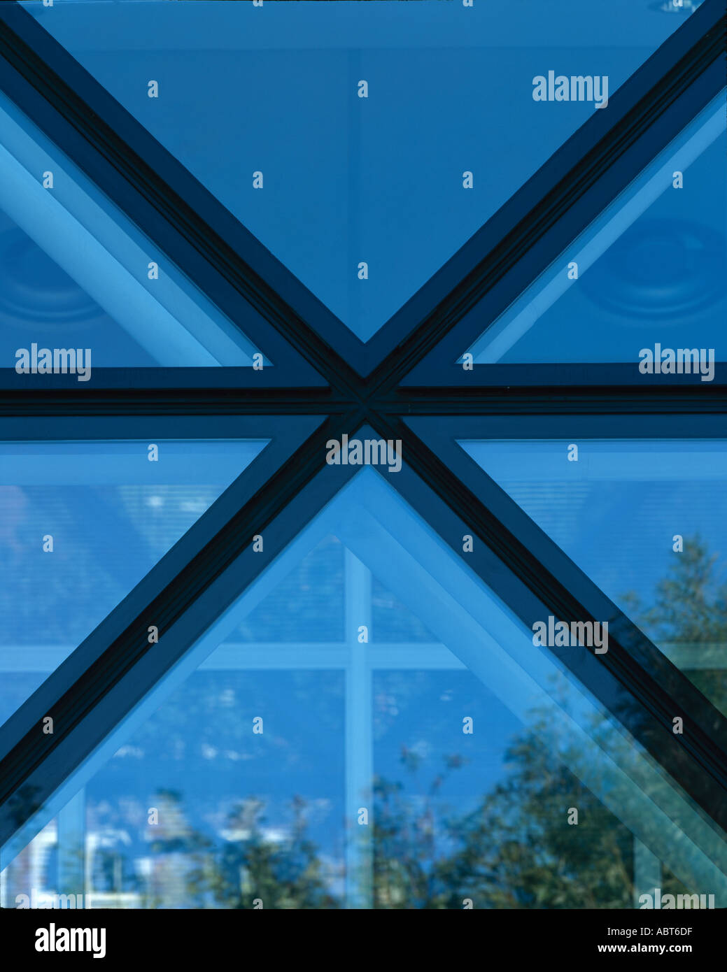 Norman foster architect 1990's hi-res stock photography and images - Alamy