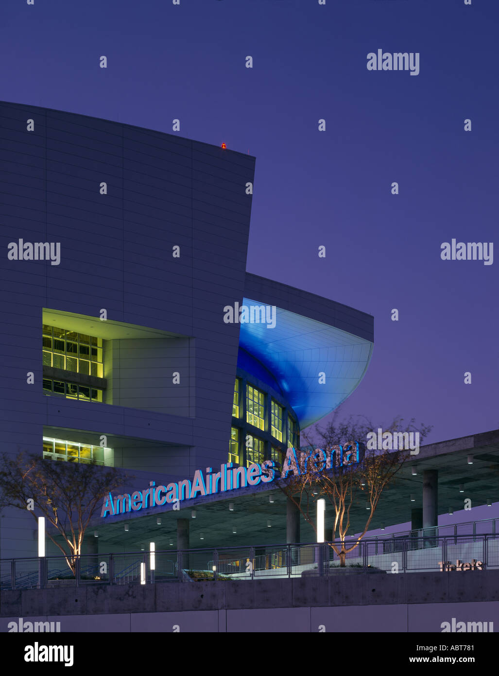 American airlines arena basketball hi-res stock photography and images ...
