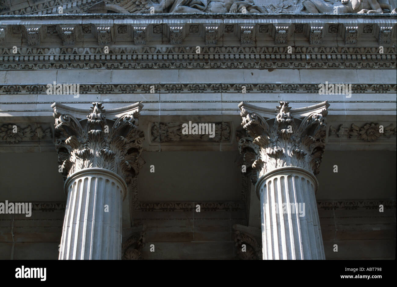 Mansion House. Detail of two Corinthian columns. Architect: George ...