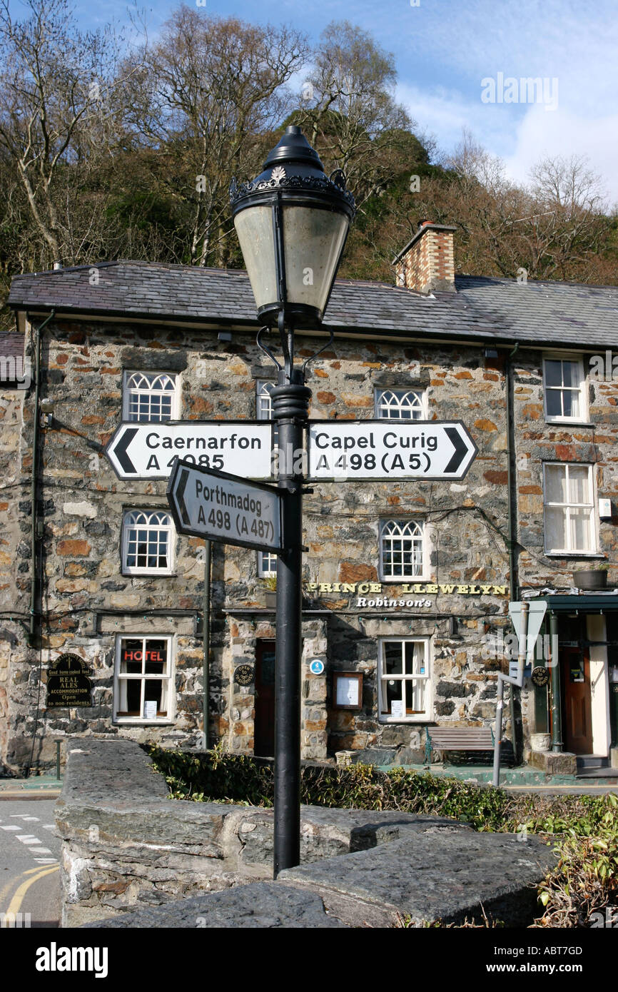Snowdonia pub hi-res stock photography and images - Alamy
