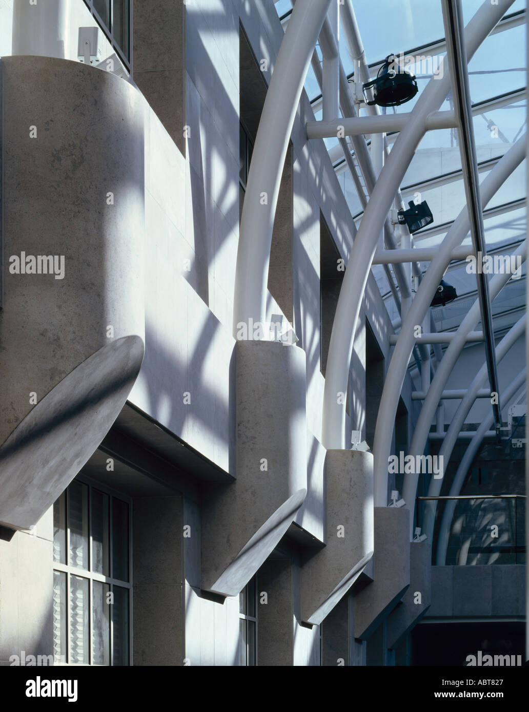 Building atriums hi-res stock photography and images - Alamy