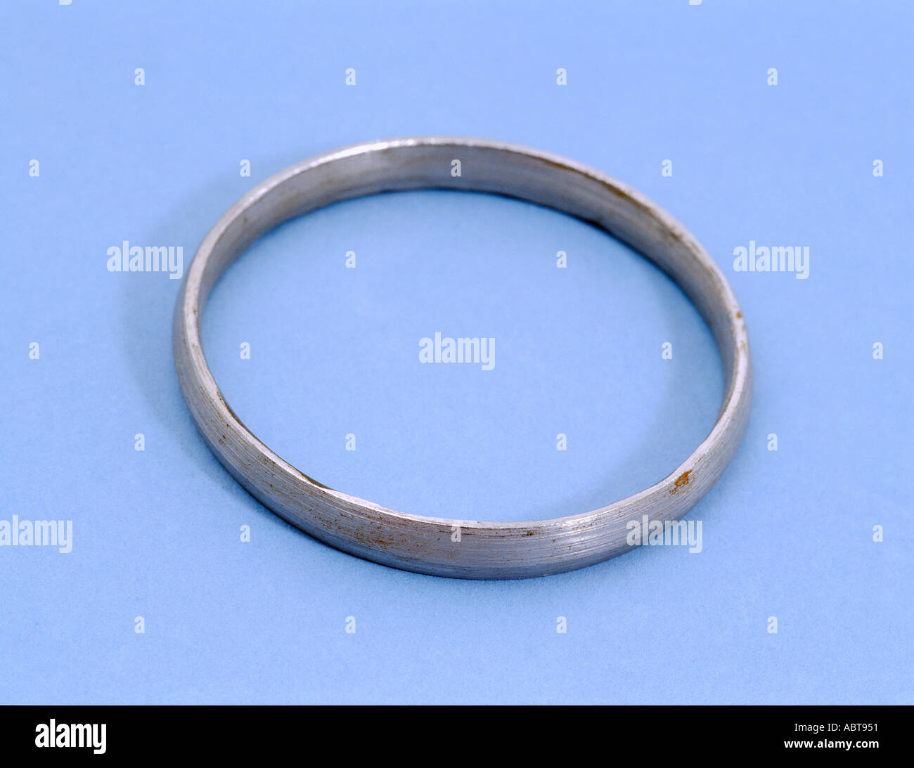 Sikh Khalsa Symbols Bracelet (Kara Stock Photo - Alamy