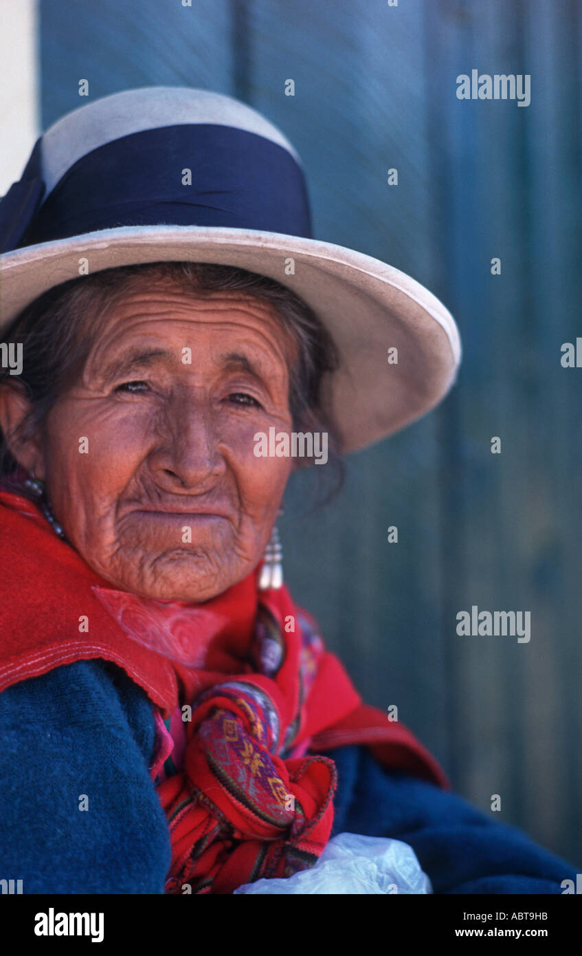 Elderly Peruvian woman in distinctive hat and Andean dress Huaraz ...