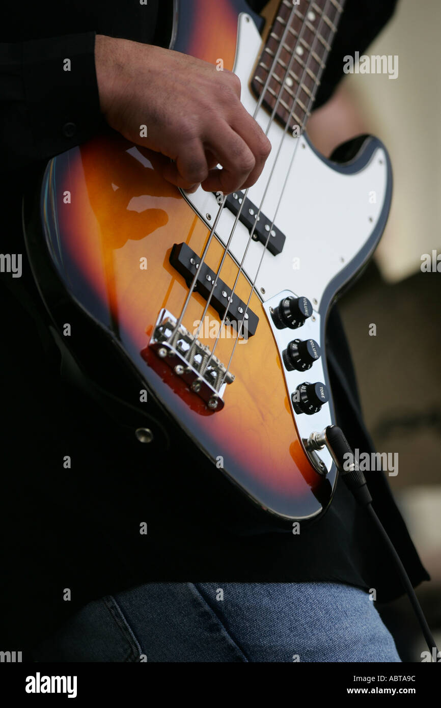 Bass guitar riff hi-res stock photography and images - Alamy