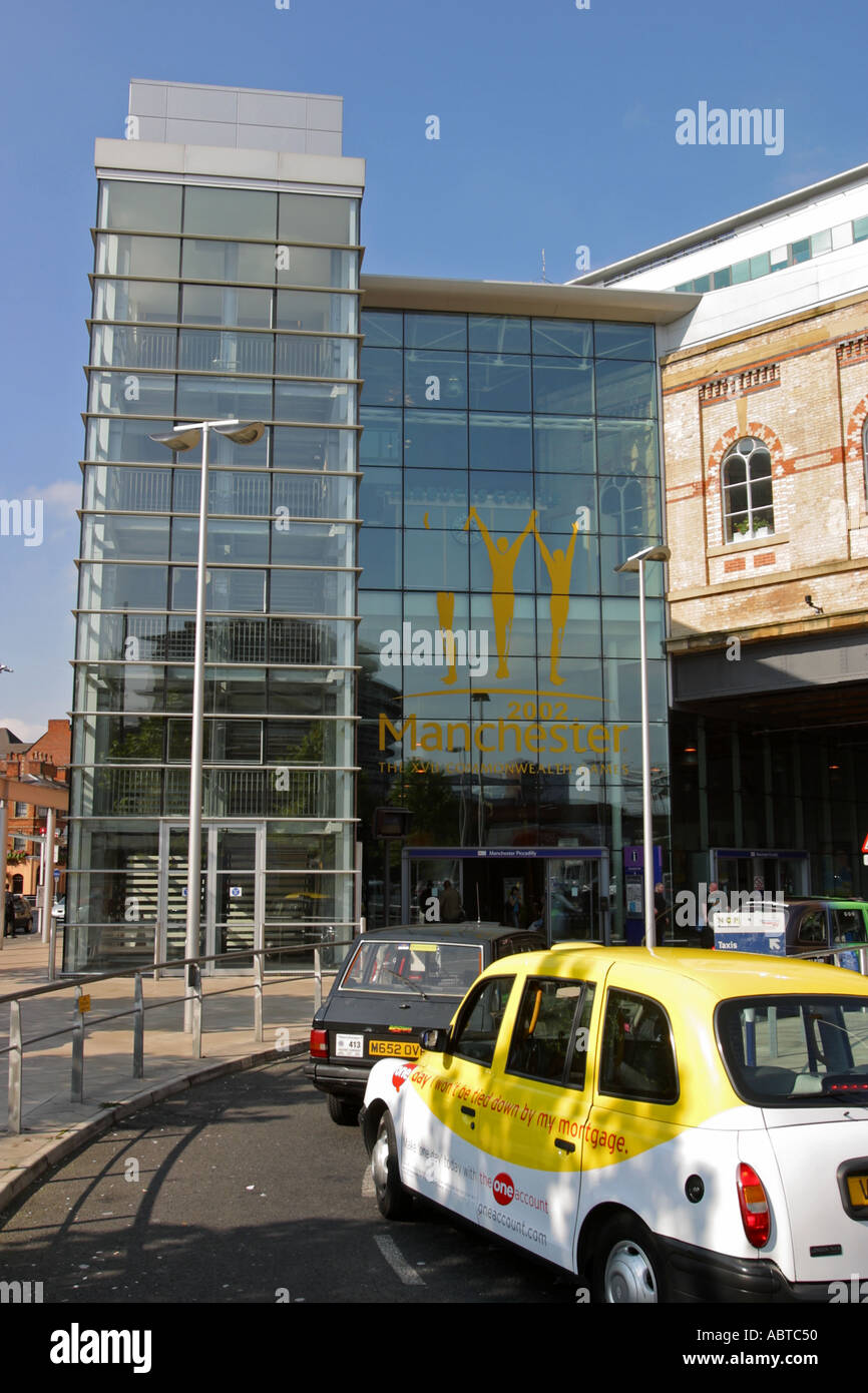 Taxi manchester piccadilly hi-res stock photography and images - Alamy