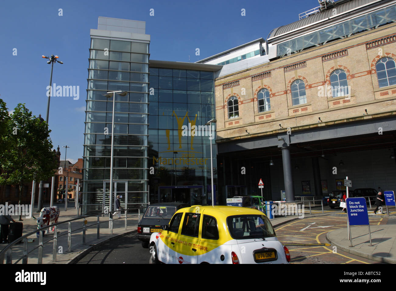 Taxi manchester piccadilly hi-res stock photography and images - Alamy