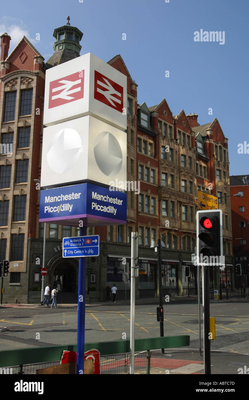 Manchester piccadilly train station sign hi-res stock photography and ...
