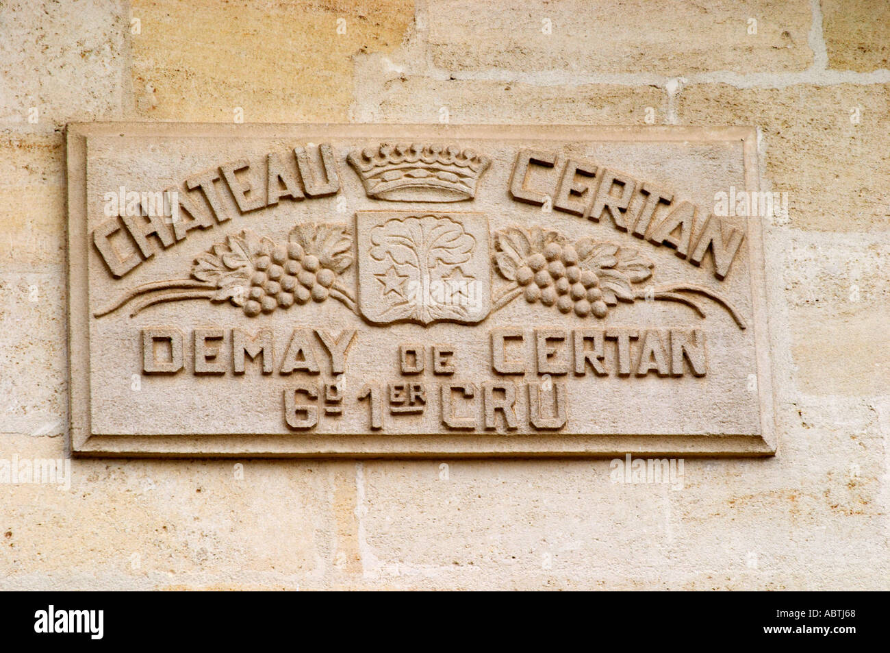 Chateau sign and tree hi-res stock photography and images - Alamy