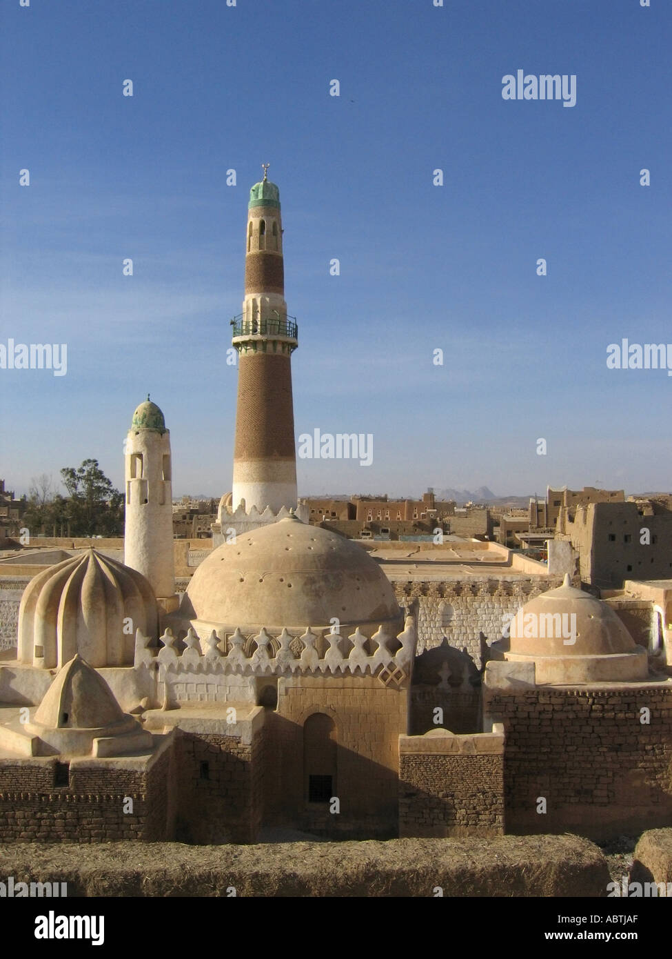 Old City and Al Hadi Mosque in Saada in North Yemen Stock Photo - Alamy
