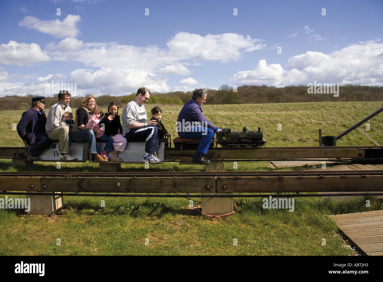ryton pools country park warwickshire the midlands miniature railway ...