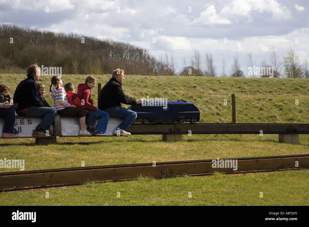 ryton pools country park warwickshire the midlands miniature railway ...