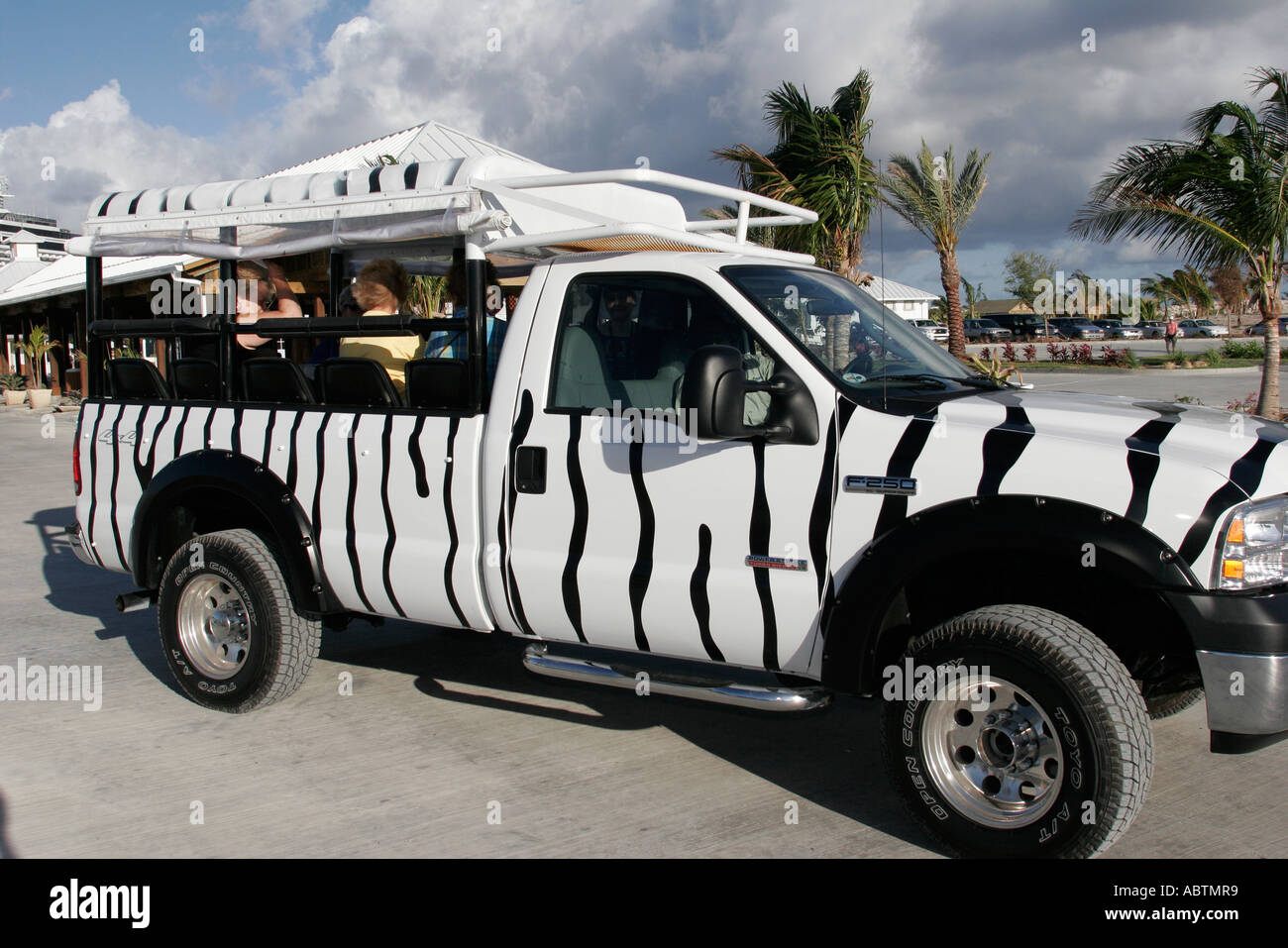 Grand turk cruise center hi-res stock photography and images - Alamy