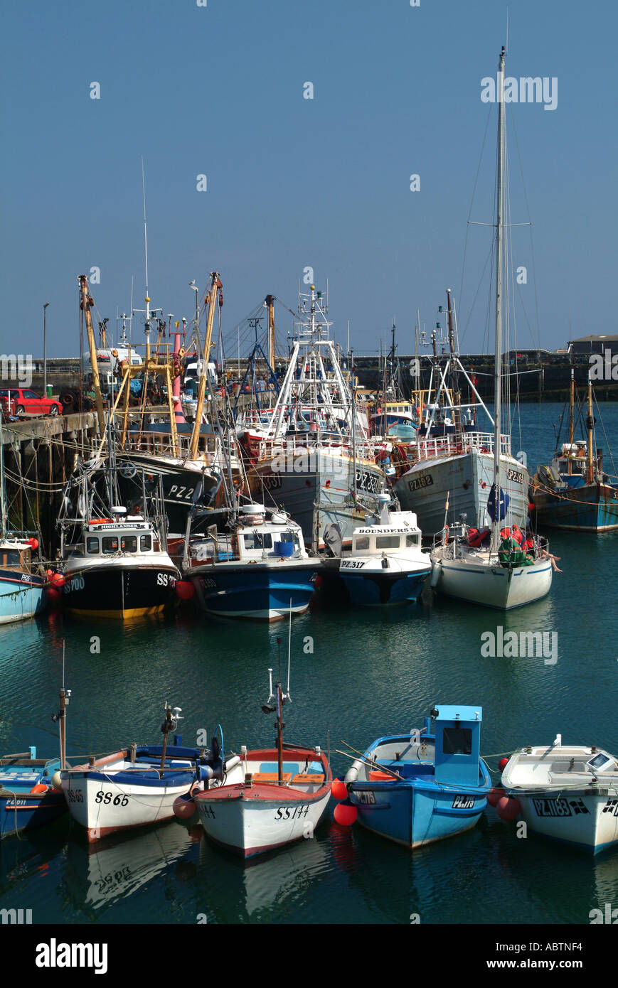 Newlyn fish market hi-res stock photography and images - Alamy