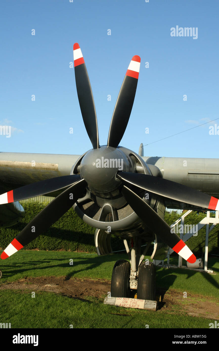 Shackleton aircraft hi-res stock photography and images - Alamy