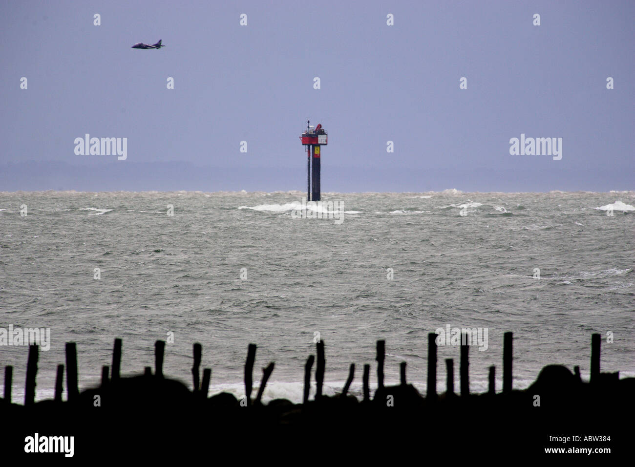 Fighter jet over water hi-res stock photography and images - Alamy