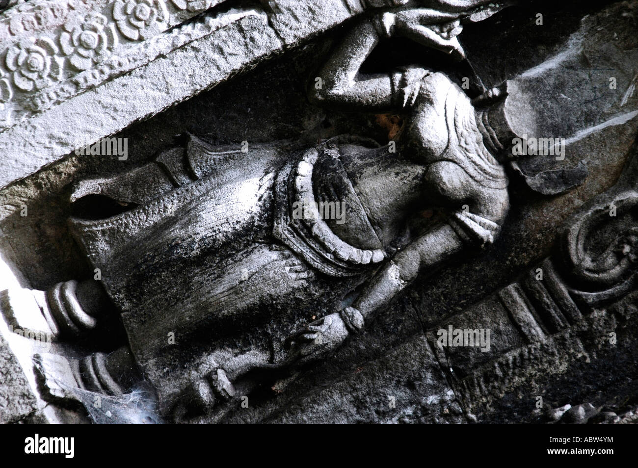 Angkorean period or style hi-res stock photography and images - Alamy