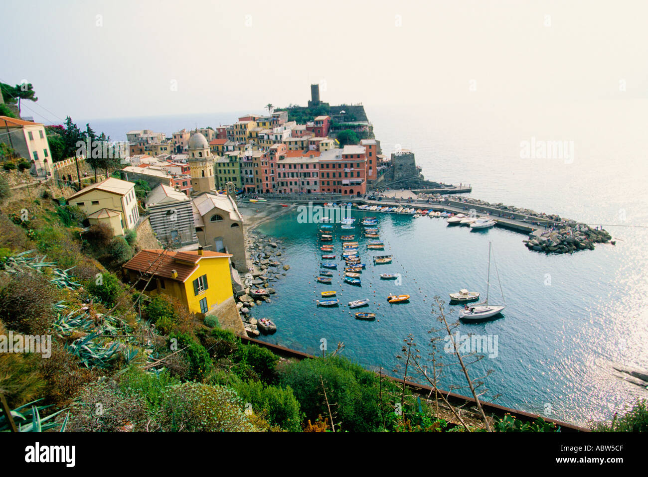Cinque terra italia hi-res stock photography and images - Alamy