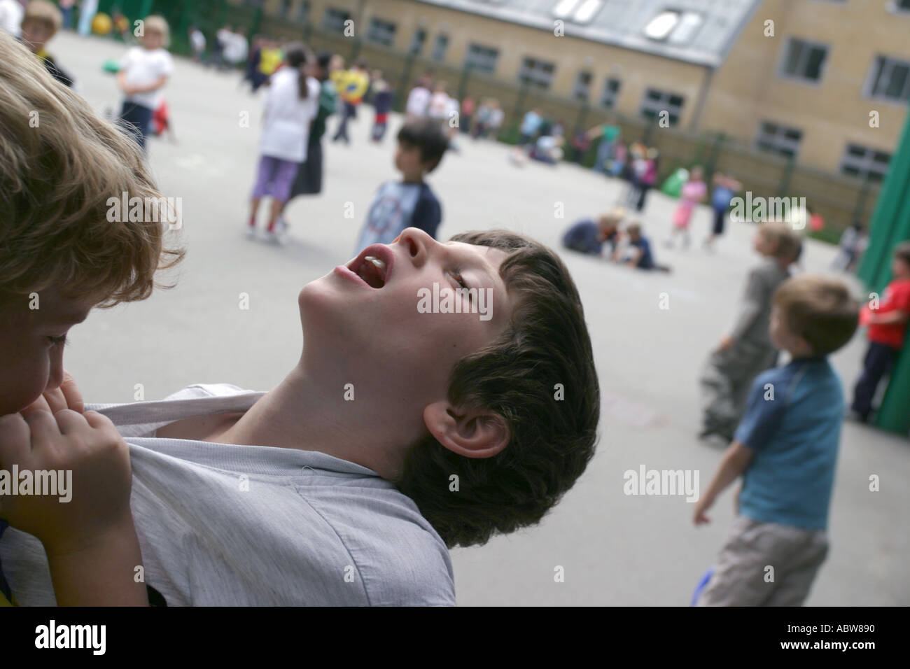 Busy school playground uk hi-res stock photography and images - Alamy