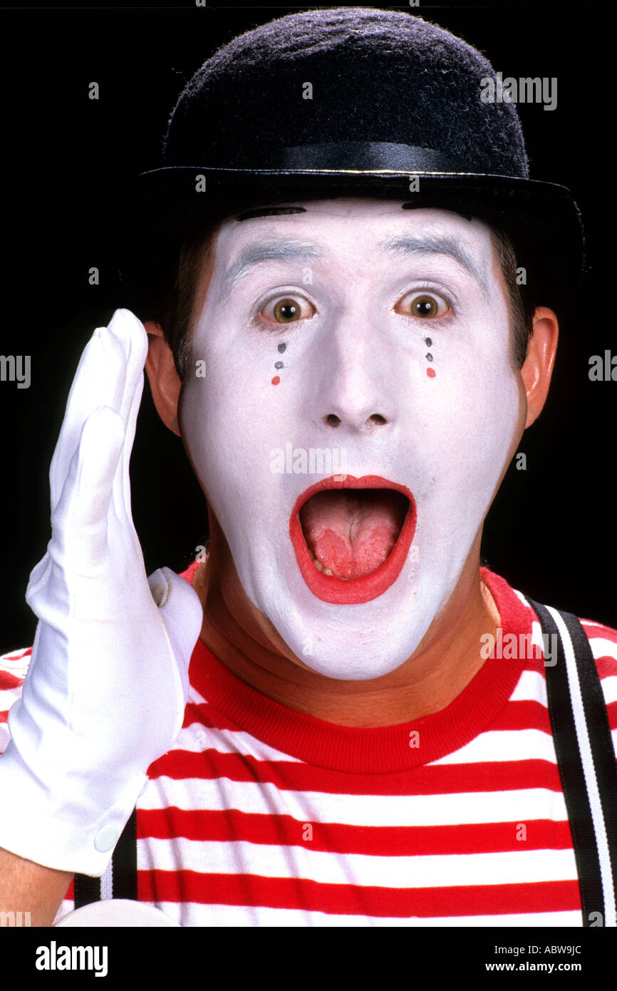 Clown acting hi-res stock photography and images - Alamy