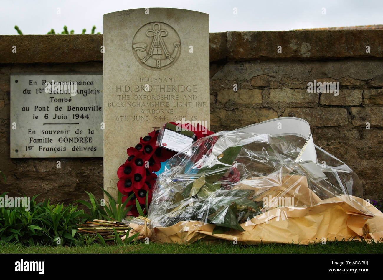 Grave of Lieutenant H D Brotheridge buried in Ranville church graveyard ...