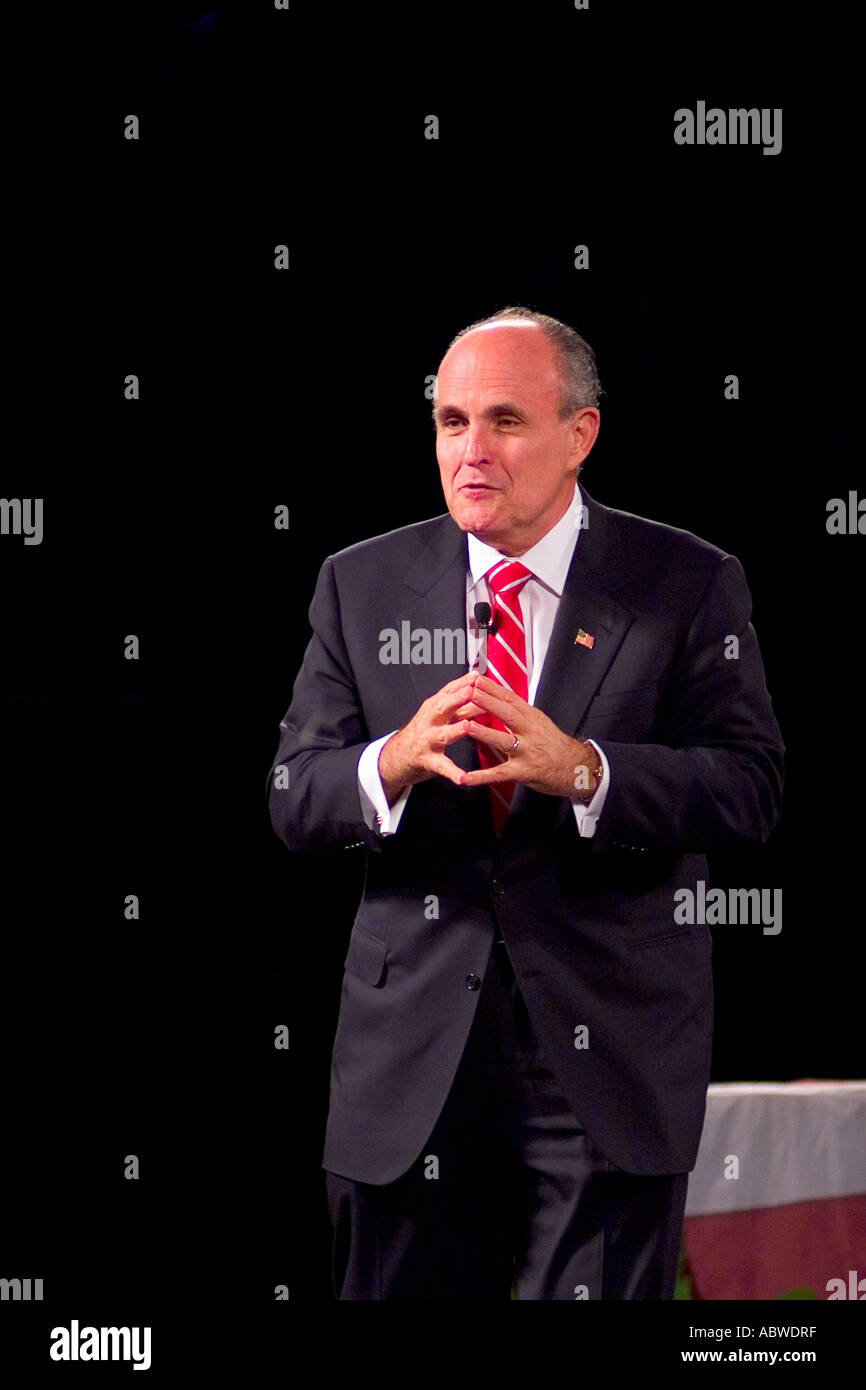 Former New York City Mayor Rudy Giuliani speaking lecture to large ...