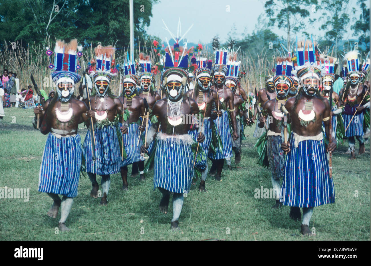 Tribe tribesmen highlands hi-res stock photography and images - Alamy