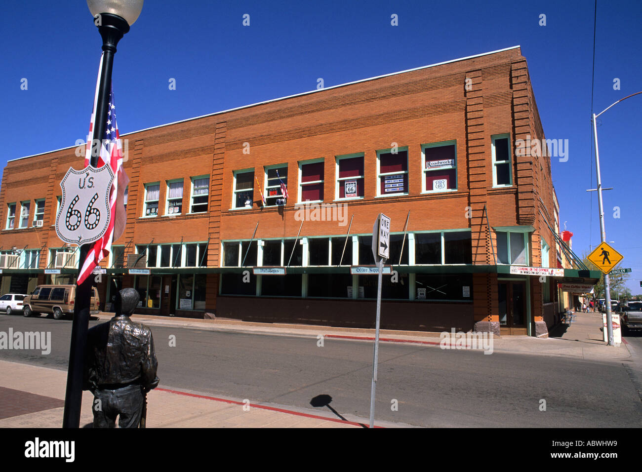 Eagles standing hi-res stock photography and images - Alamy