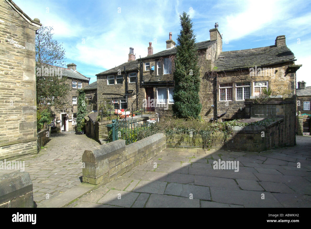 Howarth village main street cobbled stone set steep incline hill house ...