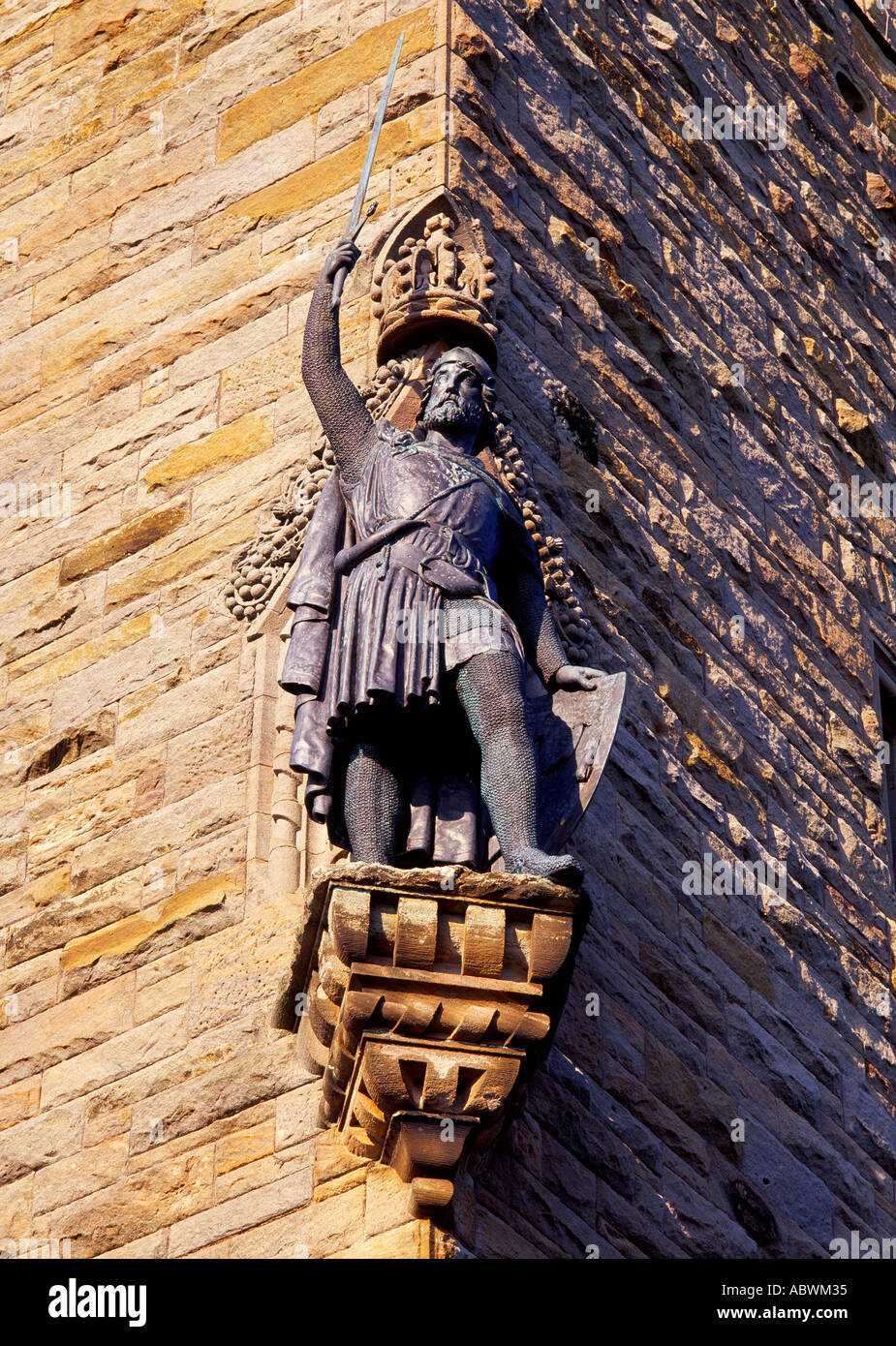 Statue of Sir William Wallace on the National Wallace Monument ...