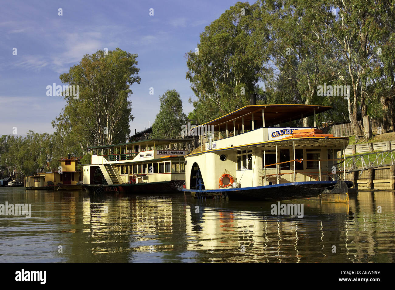 Canberra and Pride of the Murray Riverboats Murray River Echuca ...