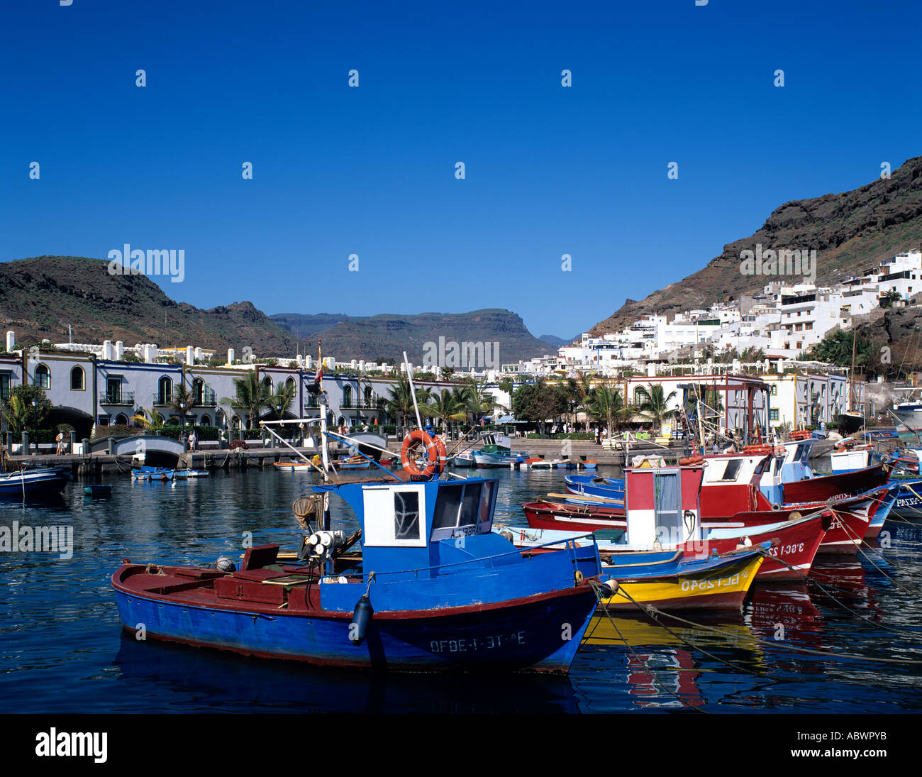 Puerto de mogan puerto de morgan hi-res stock photography and images ...