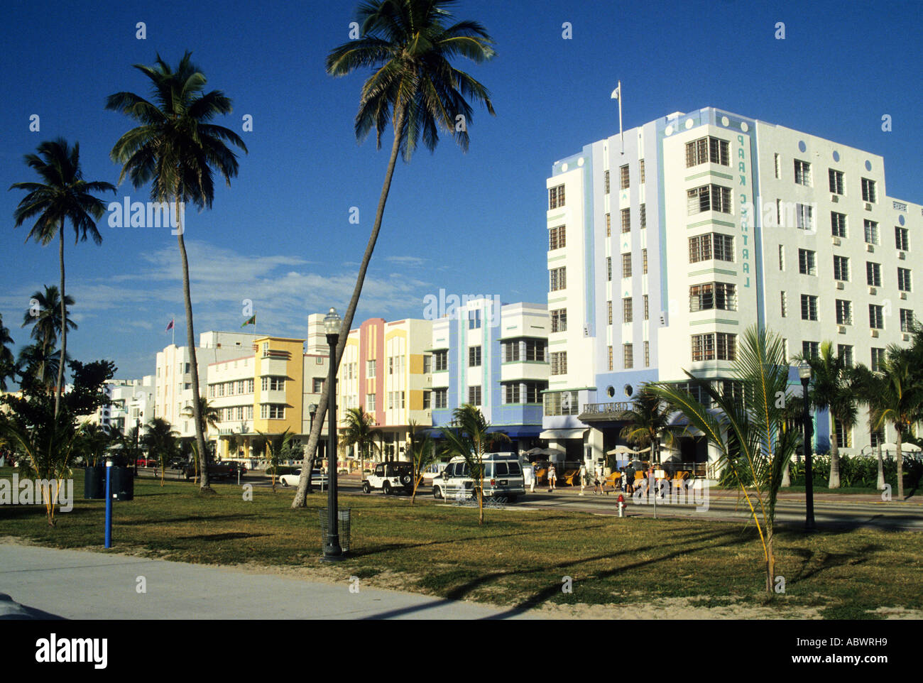 Art deco design architecture hi-res stock photography and images - Alamy