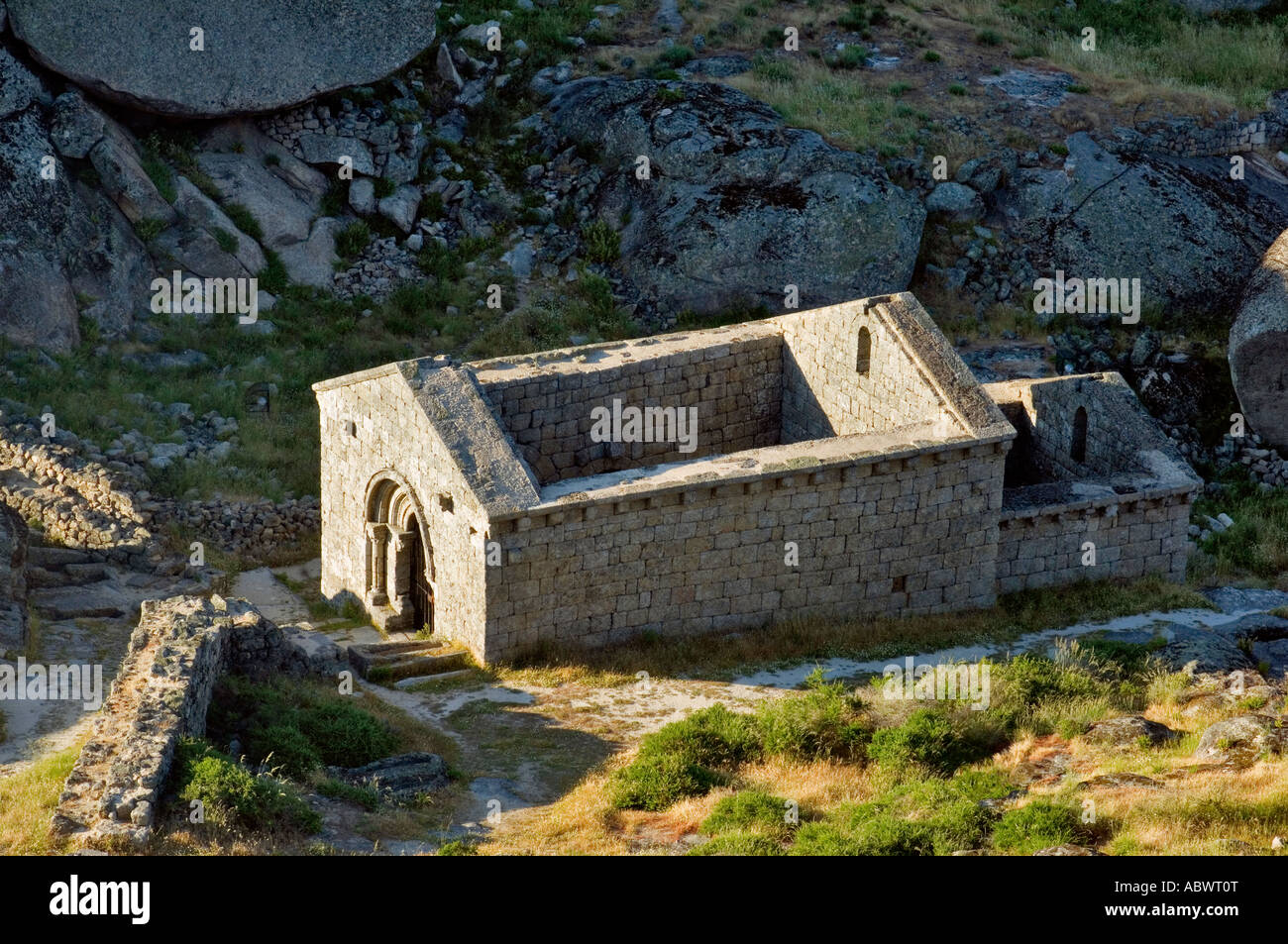 Roofless walls hi-res stock photography and images - Alamy