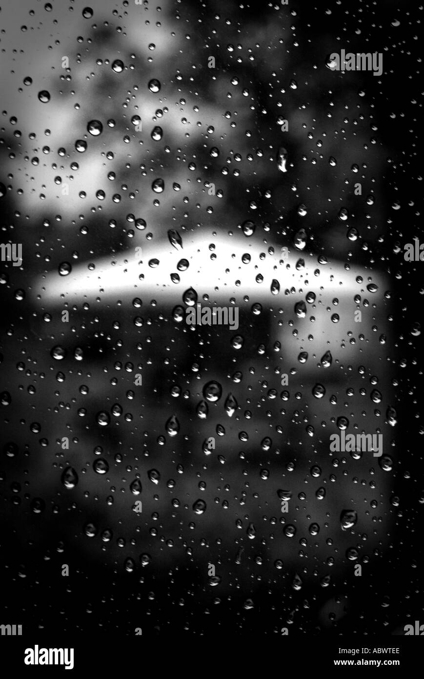 Glass water on dark Black and White Stock Photos & Images - Alamy