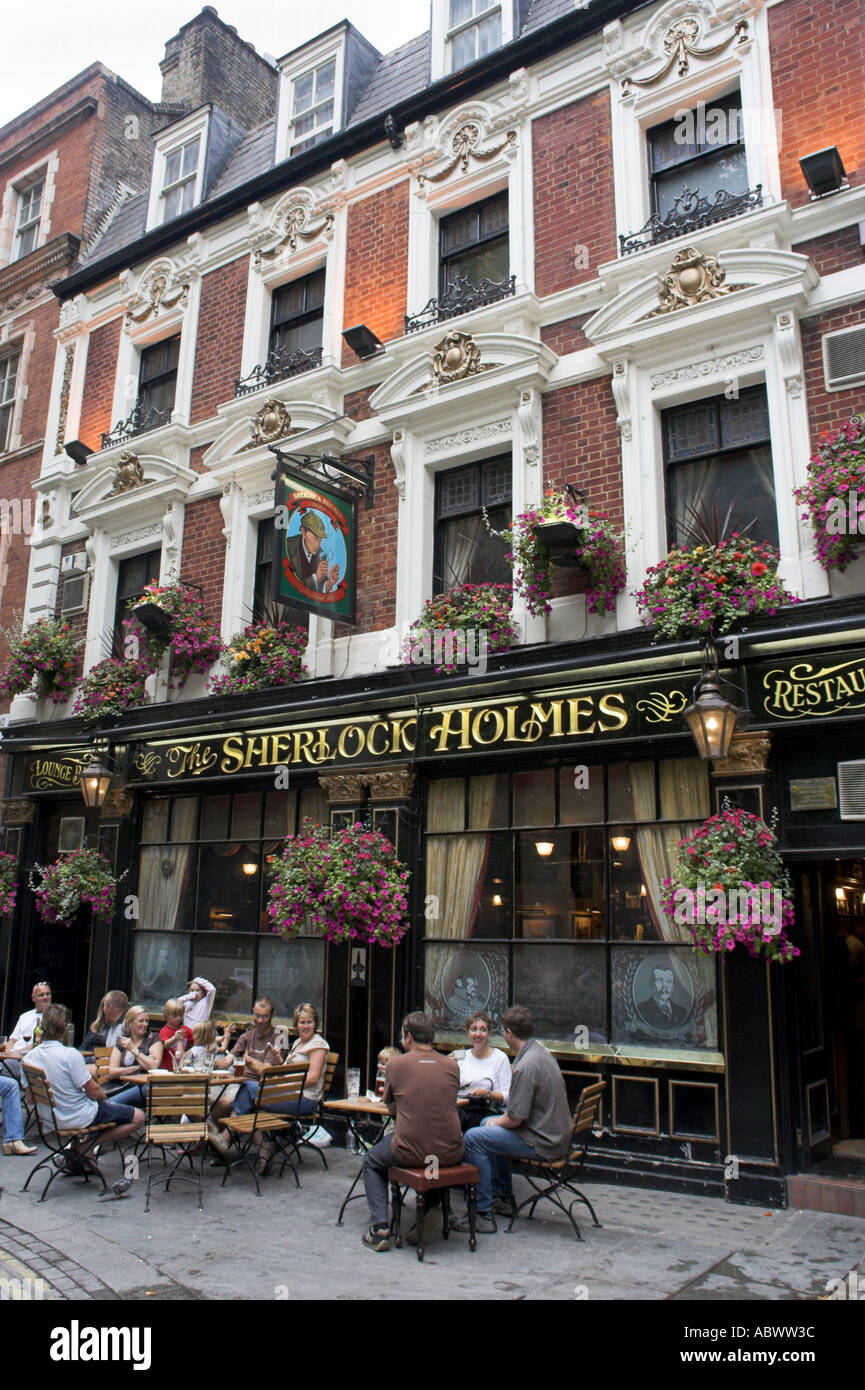 Sherlock homes hi-res stock photography and images - Alamy