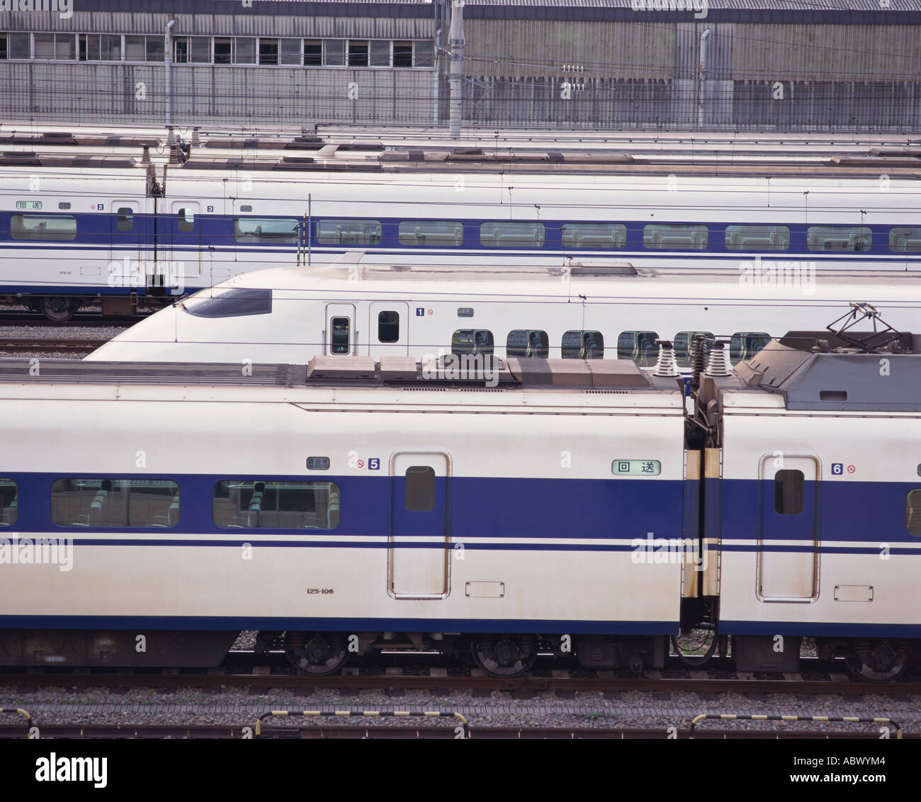 Bullet train side view hi-res stock photography and images - Alamy